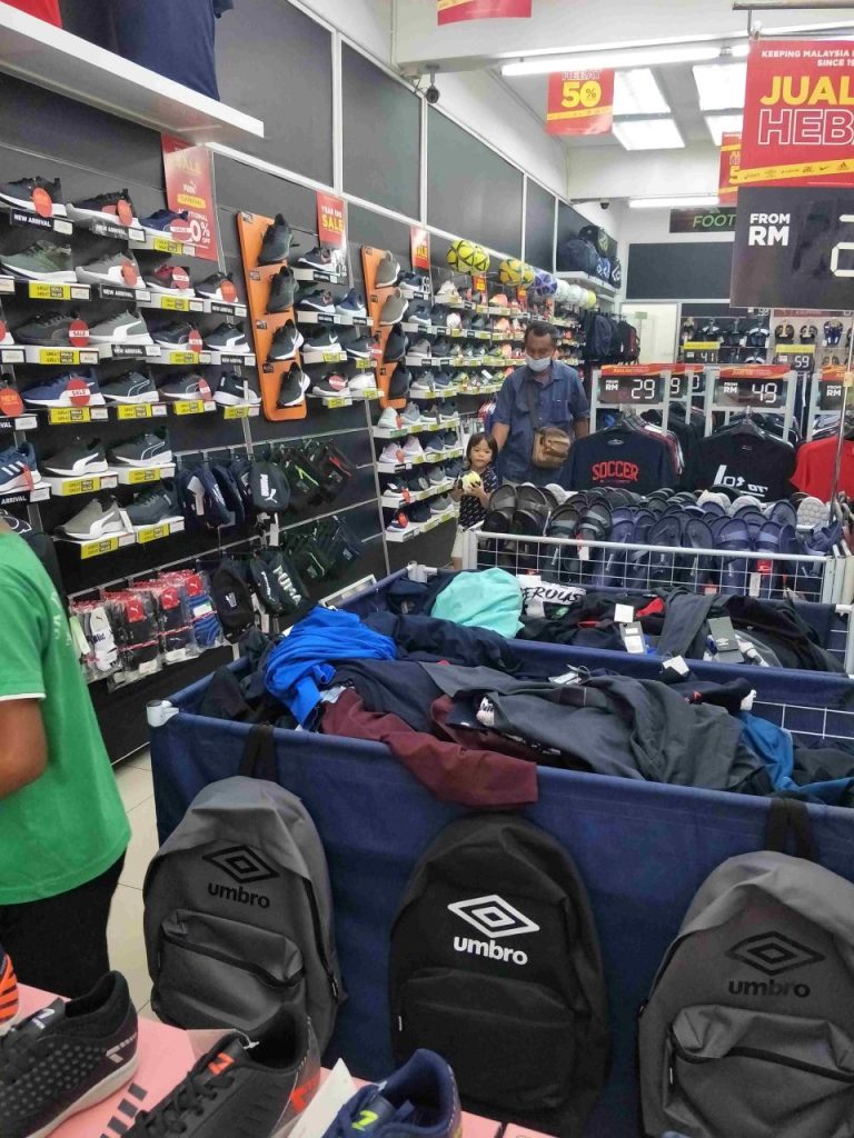 √ TOP 2 kedai sukan Masjid Tanah Terbaik